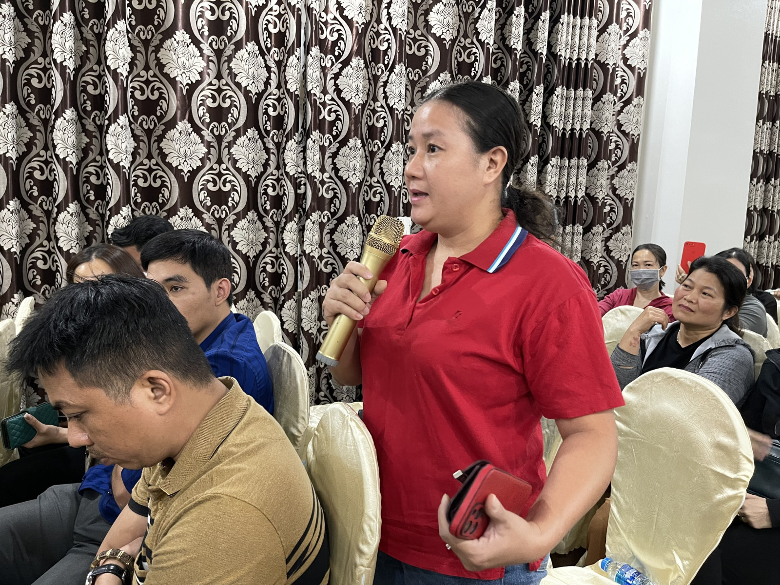 Căng thẳng cuộc họp giữa phụ huynh với đại diện Trung tâm Anh ngữ Apax Bình Dương